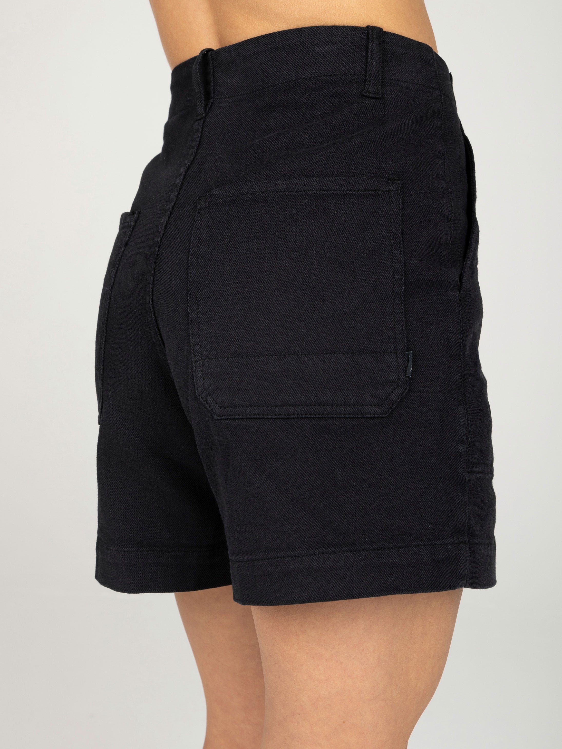 Women's Yarrel Canvas Short in Black | Finisterre